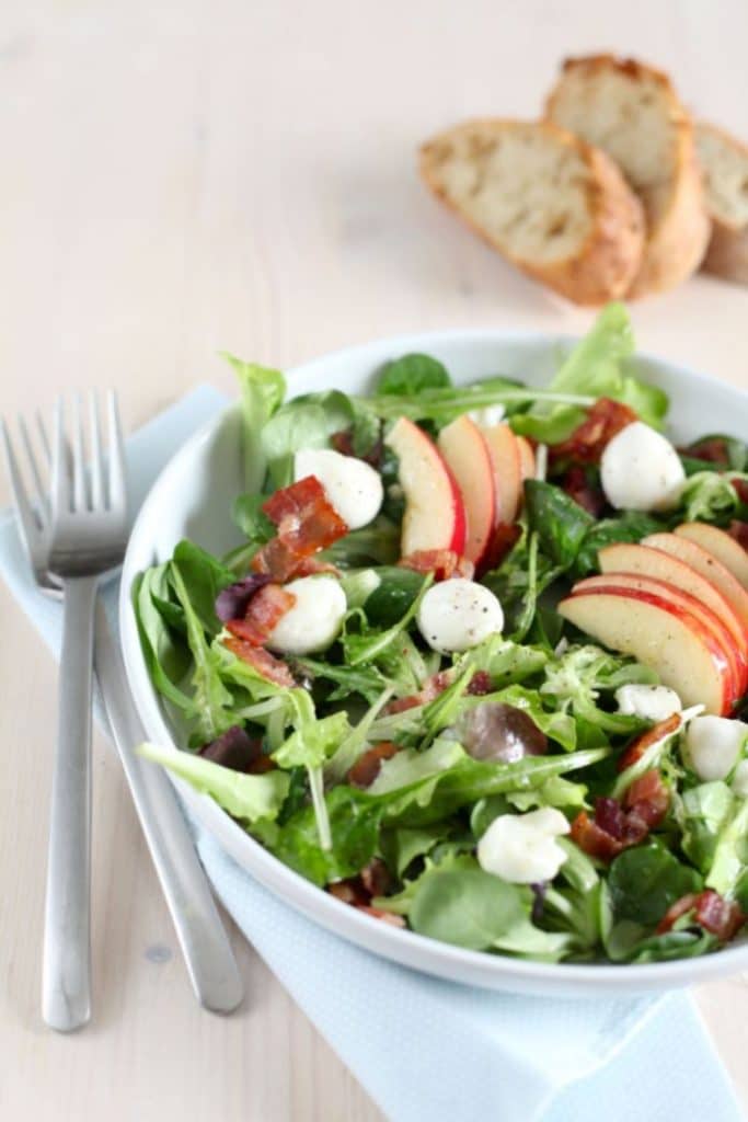 Makrélás paradicsomsaláta csírával - Kifőztük