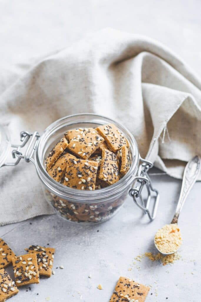 Vegán „sajtos” kréker - Kifőztük