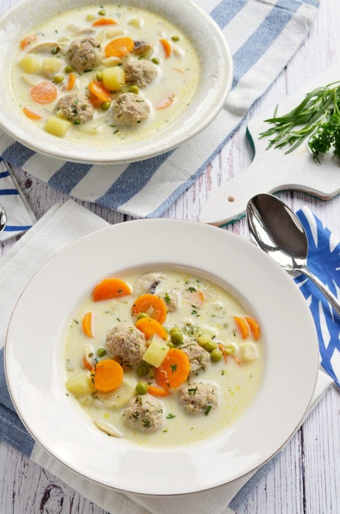 Tejfölös raguleves húsgombóccal - Kifőztük